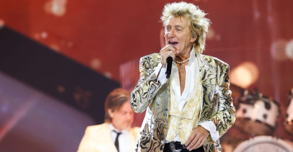 Rod Stewart dice que le costará 300 mil dólares tocar en Glastonbury 2025 – OLA NOTICIAS
