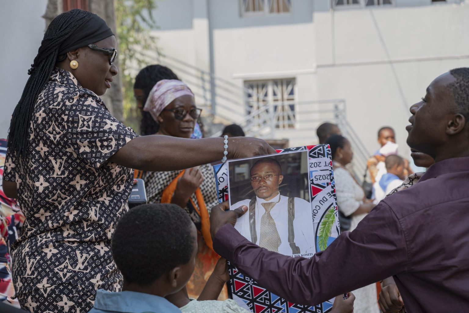 Beatifican en el Vaticano a trabajador aduanero congoleño que resistió ...